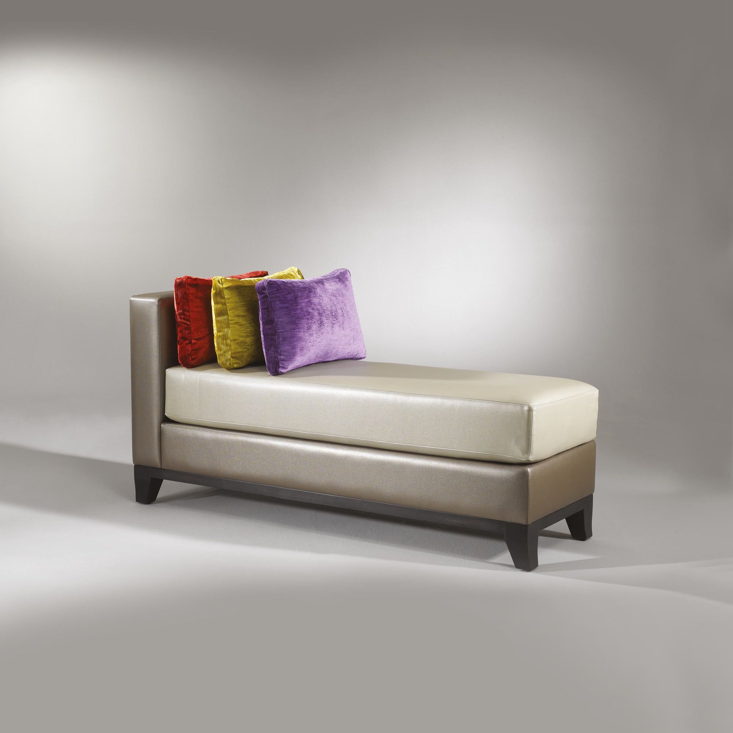 Lounge Chair for Hotel, restaurant, bar: Calcutta | Collinet